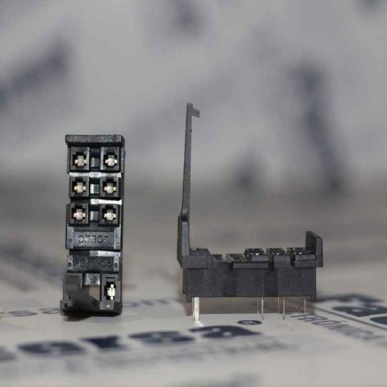 P2R-08P OMRON (RELE SOCKET: G2R-2-S) - Facersa
